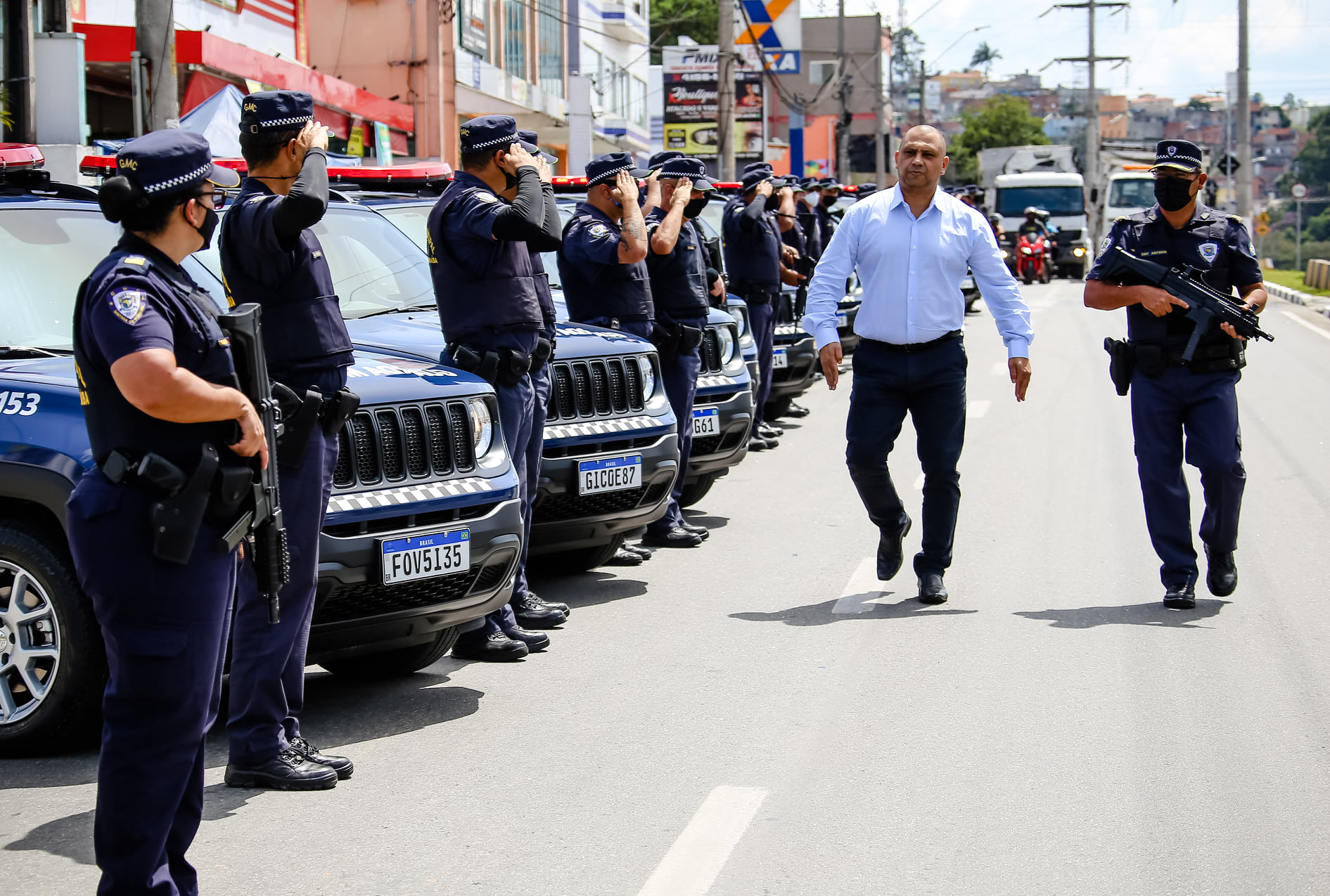Prefeito Marcos Tonho acompanha operação “Olho no Olho” da GCM em ... Prefeito Marcos Tonho acompanha operação “Olho no Olho” da GCM em ...